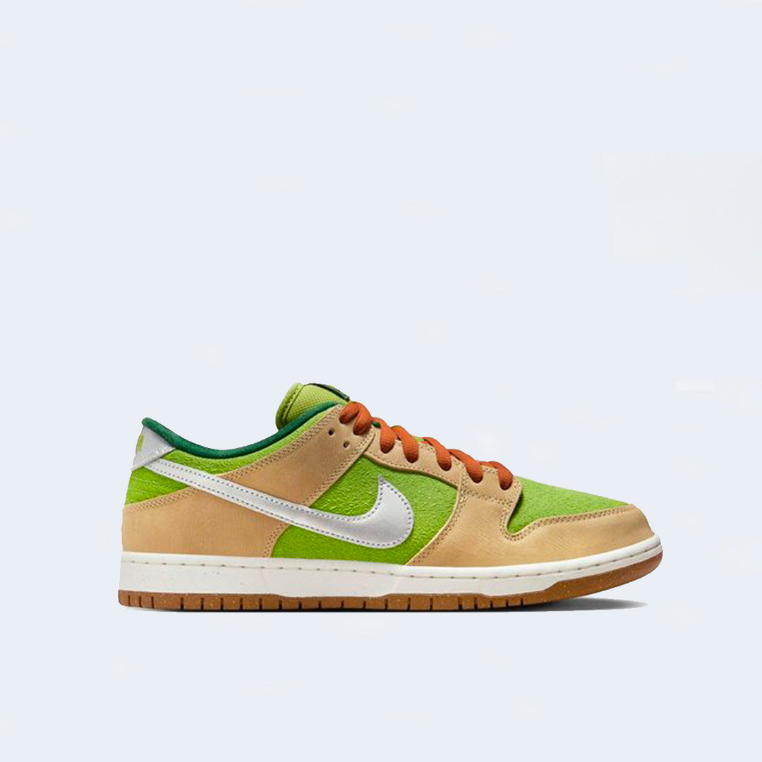 Nike SB - Dunk Low Pro WC "Santa Claus Sesame/Metallic Silver – MILK STORE